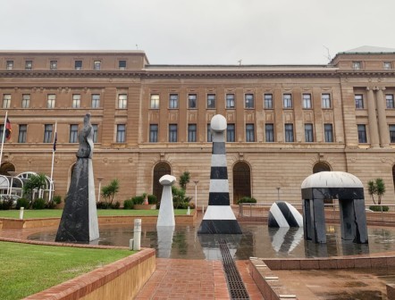 Adelaide City Sculptures – Caravan Correspondent